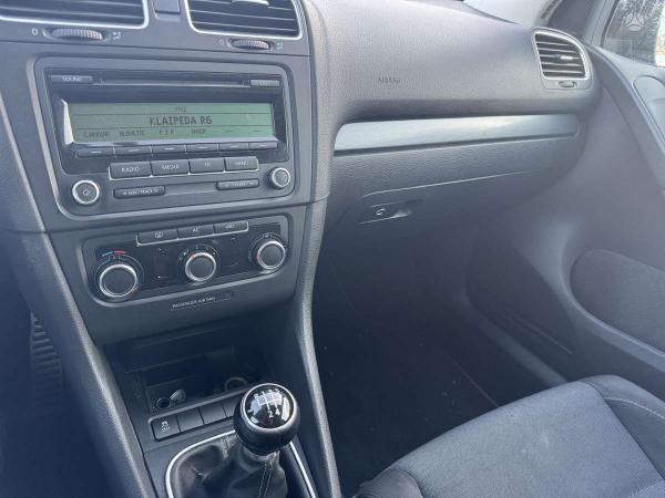 Pelēks Volkswagen Golf 2011 Plungė, ar dzinēja tilpumu 1.39 L un nobraukumu 246 tūkst. km par 3100 €, foto 11 vietnē AUTOMOTO.COM.LV