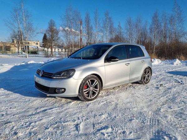 Pelēks Volkswagen Golf 2011 Šauļi, ar dzinēja tilpumu 1.20 L un nobraukumu 230 tūkst. km par 4650 €, foto 1 vietnē AUTOMOTO.COM.LV