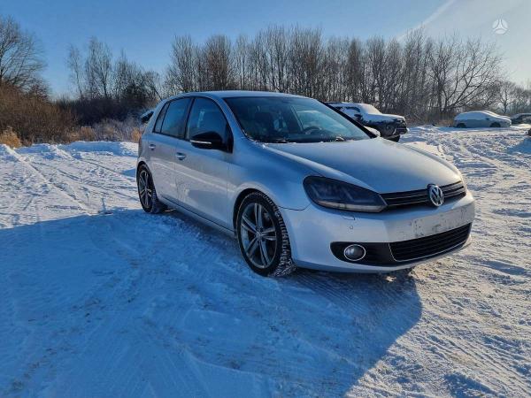 Pelēks Volkswagen Golf 2011 Šauļi, ar dzinēja tilpumu 1.20 L un nobraukumu 230 tūkst. km par 4650 €, foto 2 vietnē AUTOMOTO.COM.LV