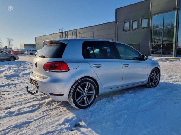 Pelēks Volkswagen Golf 2011 Šauļi, ar dzinēja tilpumu 1.20 L un nobraukumu 230 tūkst. km par 4650 €, foto 5 vietnē AUTOMOTO.COM.LV