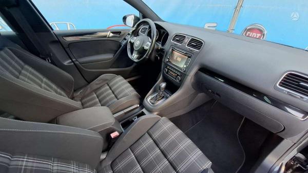 Grey Volkswagen Golf 2011 in Siauliai, with an engine capacity of 1.97 L and mileage of 217 thousand km for 7900 €, photo 8 on AUTOMOTO.COM.LV