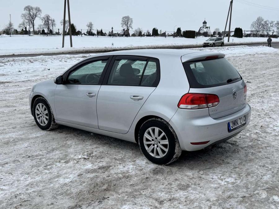 Pelēks Volkswagen Golf 2011 Tauragė, ar dzinēja tilpumu 1.60 L un nobraukumu 162 tūkst. km par 3580 €, foto 6 vietnē AUTOMOTO.COM.LV