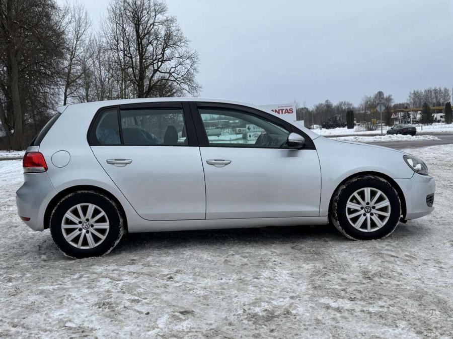 Pelēks Volkswagen Golf 2011 Tauragė, ar dzinēja tilpumu 1.60 L un nobraukumu 162 tūkst. km par 3580 €, foto 8 vietnē AUTOMOTO.COM.LV