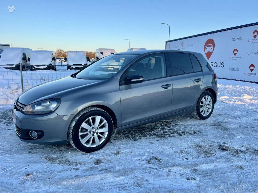 Pelēks Volkswagen Golf 2011 Tauragė, ar dzinēja tilpumu 1.60 L un nobraukumu 146 tūkst. km par 5950 €, foto 4 vietnē AUTOMOTO.COM.LV
