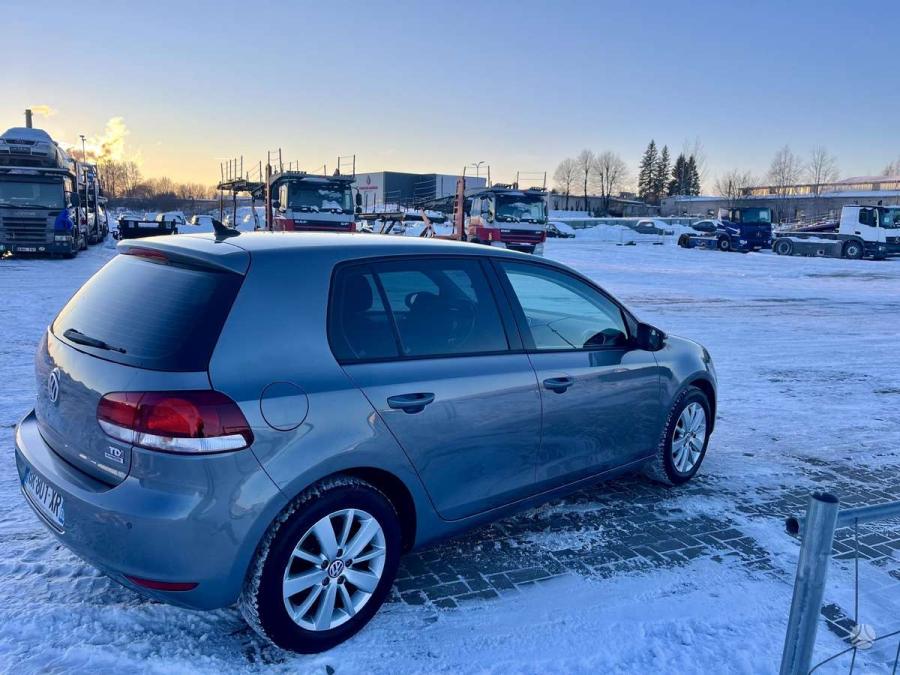 Pelēks Volkswagen Golf 2011 Tauragė, ar dzinēja tilpumu 1.60 L un nobraukumu 146 tūkst. km par 5950 €, foto 7 vietnē AUTOMOTO.COM.LV