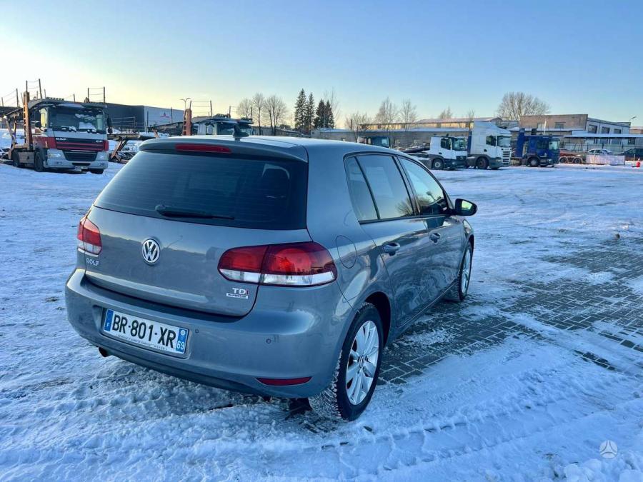 Pelēks Volkswagen Golf 2011 Tauragė, ar dzinēja tilpumu 1.60 L un nobraukumu 146 tūkst. km par 5950 €, foto 9 vietnē AUTOMOTO.COM.LV
