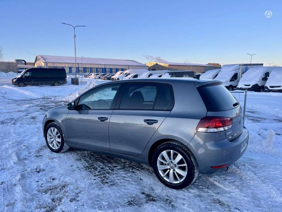 Pelēks Volkswagen Golf 2011 Tauragė, ar dzinēja tilpumu 1.60 L un nobraukumu 146 tūkst. km par 5950 €, foto 11 vietnē AUTOMOTO.COM.LV