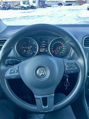 Pelēks Volkswagen Golf 2011 Tauragė, ar dzinēja tilpumu 1.60 L un nobraukumu 146 tūkst. km par 5950 €, foto 23 vietnē AUTOMOTO.COM.LV