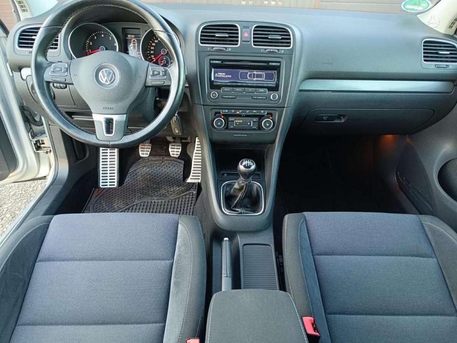 Grey Volkswagen Golf 2011 in Birzai, with an engine capacity of 1.20 L and mileage of 185 thousand km for 3999 €, photo 9 on AUTOMOTO.COM.LV