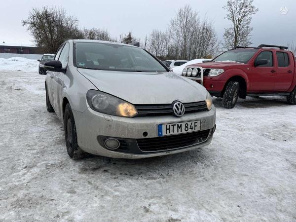 Grey Volkswagen Golf 2011 in Kaunas, with an engine capacity of 1.20 L and mileage of 198 thousand km for 1800 €, photo 1 on AUTOMOTO.COM.LV