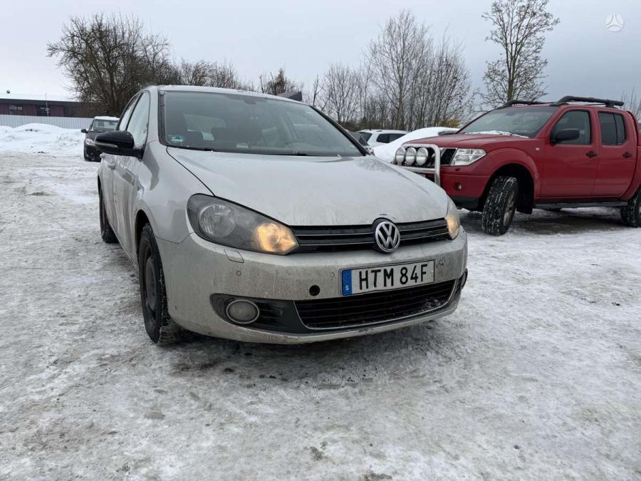 Grey Volkswagen Golf 2011 in Kaunas, with an engine capacity of 1.20 L and mileage of 198 thousand km for 1800 €, photo 1 on AUTOMOTO.COM.LV