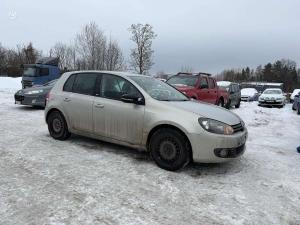 Grey Volkswagen Golf 2011 in Kaunas, with an engine capacity of 1.20 L and mileage of 198 thousand km for 1800 €, photo 2 on AUTOMOTO.COM.LV