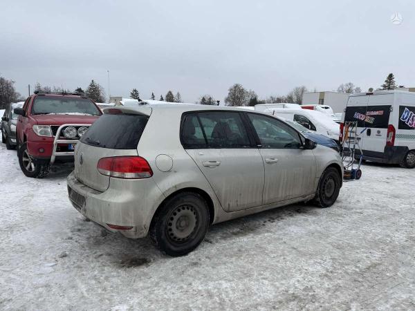 Grey Volkswagen Golf 2011 in Kaunas, with an engine capacity of 1.20 L and mileage of 198 thousand km for 1800 €, photo 3 on AUTOMOTO.COM.LV
