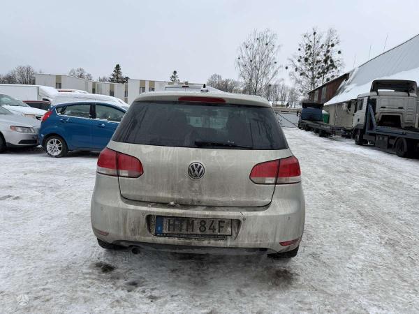 Grey Volkswagen Golf 2011 in Kaunas, with an engine capacity of 1.20 L and mileage of 198 thousand km for 1800 €, photo 4 on AUTOMOTO.COM.LV
