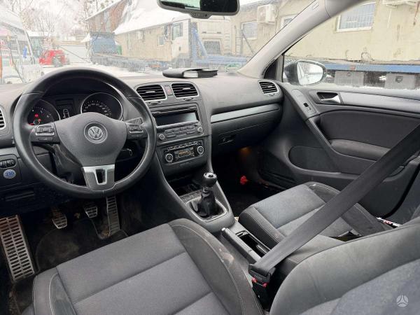 Grey Volkswagen Golf 2011 in Kaunas, with an engine capacity of 1.20 L and mileage of 198 thousand km for 1800 €, photo 8 on AUTOMOTO.COM.LV