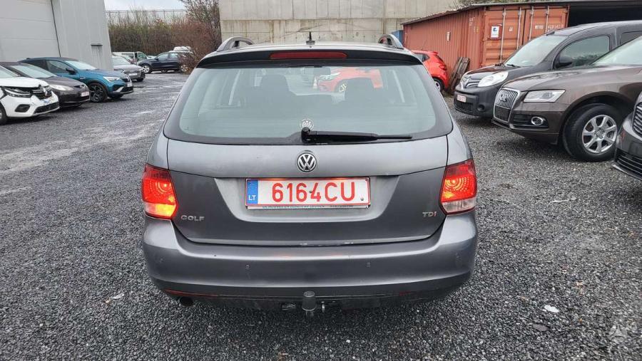Grey Volkswagen Golf 2011 in Siauliai, with an engine capacity of 1.60 L and mileage of 159 thousand km for 4650 €, photo 28 on AUTOMOTO.COM.LV