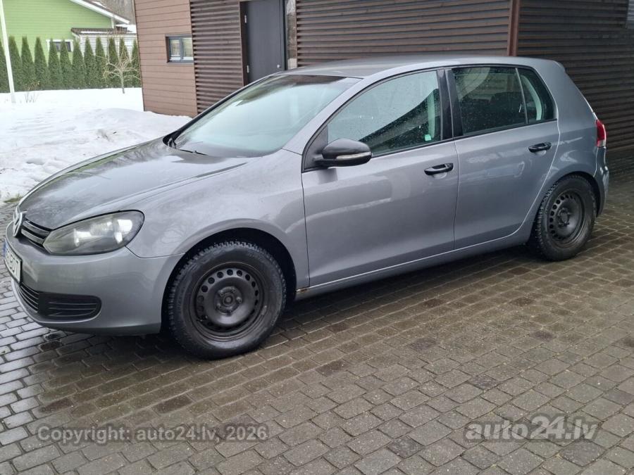Pelēks Volkswagen Golf 2011 Tallina, ar dzinēja tilpumu 1.20 L un nobraukumu 146 tūkst. km par 3000 €, foto 2 vietnē AUTOMOTO.COM.LV
