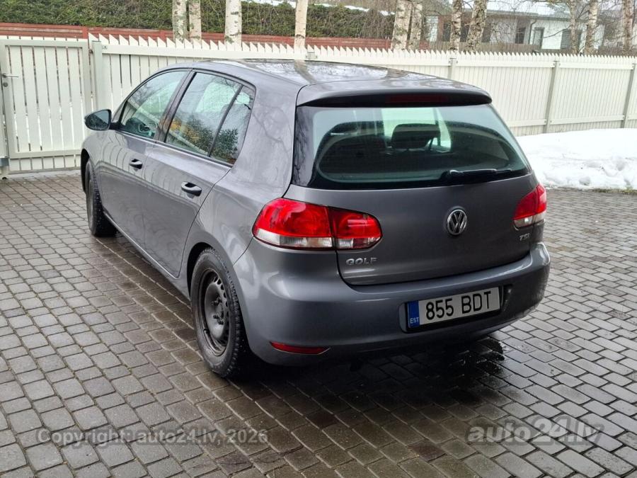 Pelēks Volkswagen Golf 2011 Tallina, ar dzinēja tilpumu 1.20 L un nobraukumu 146 tūkst. km par 3000 €, foto 3 vietnē AUTOMOTO.COM.LV