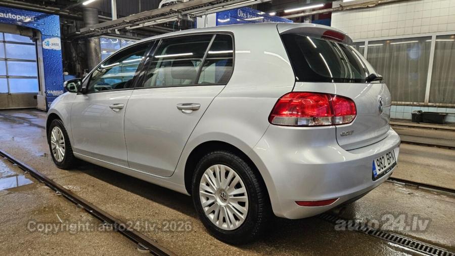 Pelēks Volkswagen Golf 2011 Tallina, ar dzinēja tilpumu 1.20 L un nobraukumu 262 tūkst. km par 3500 €, foto 2 vietnē AUTOMOTO.COM.LV