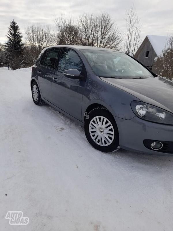 Grey Volkswagen Golf 2011 in Utena, with an engine capacity of 1.60 L and mileage of 220 thousand km for 4100 €, photo 1 on AUTOMOTO.COM.LV