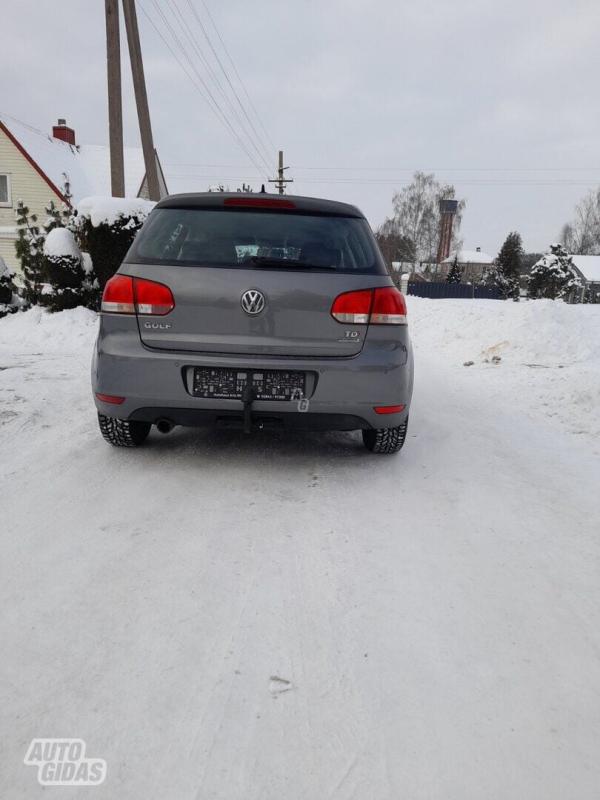 Grey Volkswagen Golf 2011 in Utena, with an engine capacity of 1.60 L and mileage of 220 thousand km for 4100 €, photo 3 on AUTOMOTO.COM.LV