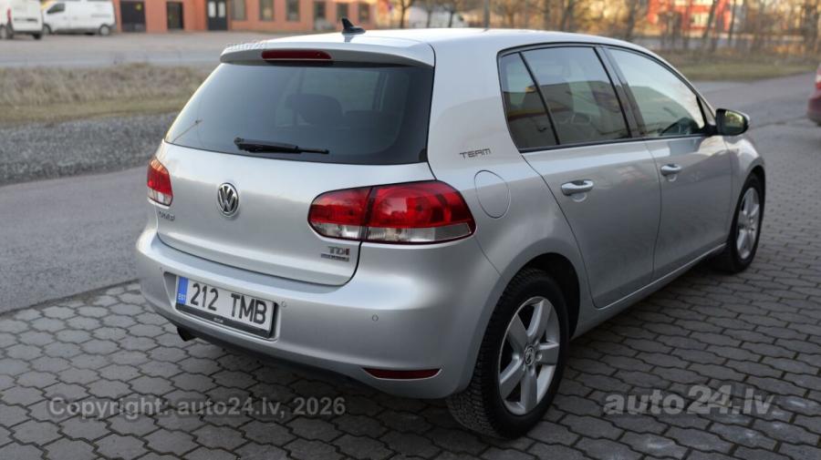 Pelēks Volkswagen Golf 2011 Tallina, ar dzinēja tilpumu 1.60 L un nobraukumu 243 tūkst. km par 4999 €, foto 5 vietnē AUTOMOTO.COM.LV