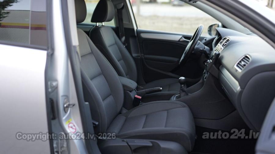 Pelēks Volkswagen Golf 2011 Tallina, ar dzinēja tilpumu 1.60 L un nobraukumu 243 tūkst. km par 4999 €, foto 15 vietnē AUTOMOTO.COM.LV