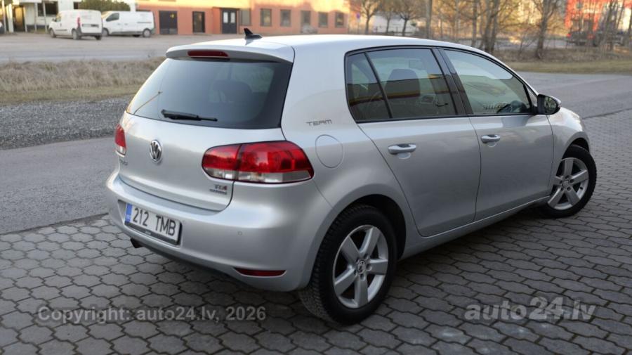 Pelēks Volkswagen Golf 2011 Tallina, ar dzinēja tilpumu 1.60 L un nobraukumu 243 tūkst. km par 4999 €, foto 22 vietnē AUTOMOTO.COM.LV