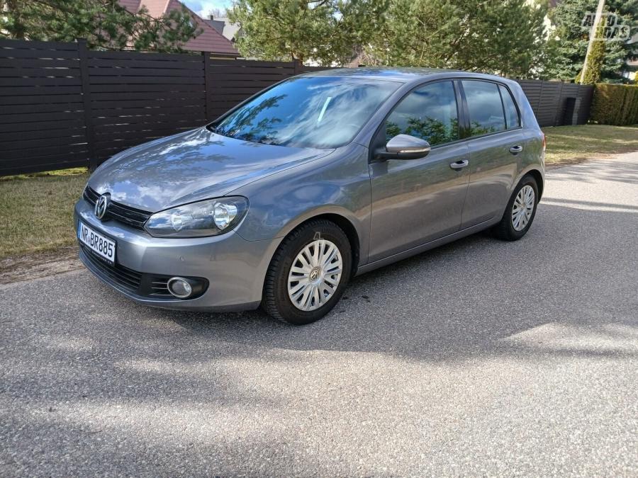Grey Volkswagen Golf 2011 in Utena, with an engine capacity of 1.60 L and mileage of 220 thousand km for 4500 €, photo 1 on AUTOMOTO.COM.LV