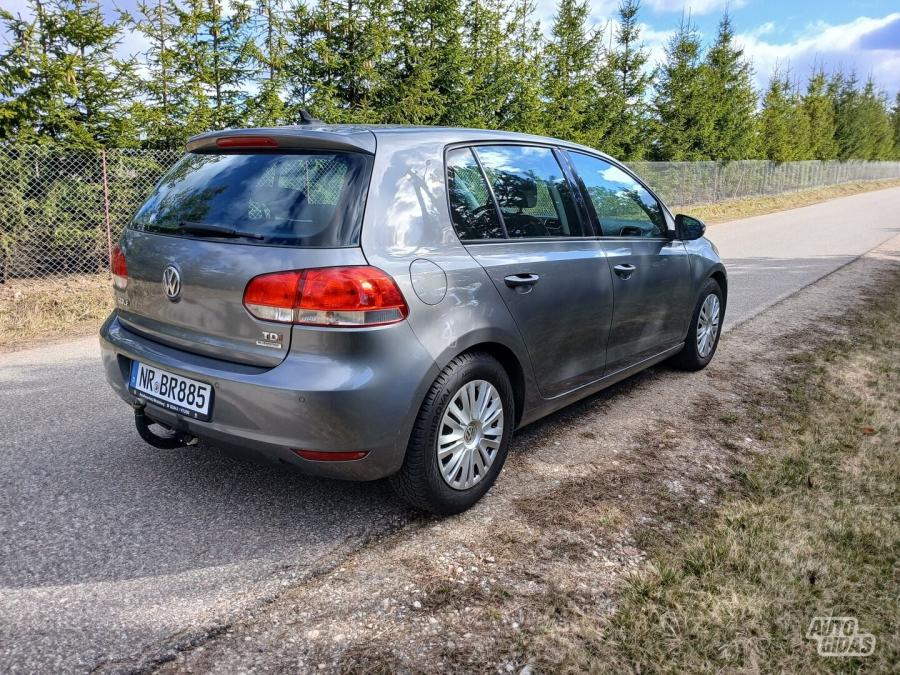 Grey Volkswagen Golf 2011 in Utena, with an engine capacity of 1.60 L and mileage of 220 thousand km for 4500 €, photo 4 on AUTOMOTO.COM.LV