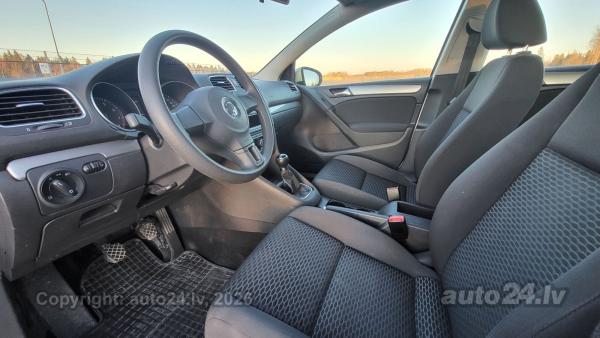 Pelēks Volkswagen Golf 2011 Tallina, ar dzinēja tilpumu 1.20 L un nobraukumu 107 tūkst. km par 4490 €, foto 10 vietnē AUTOMOTO.COM.LV