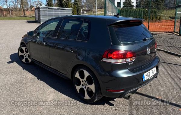 Pelēks Volkswagen Golf 2011 Tallina, ar dzinēja tilpumu 2.00 L un nobraukumu 211 tūkst. km par 8999 €, foto 5 vietnē AUTOMOTO.COM.LV