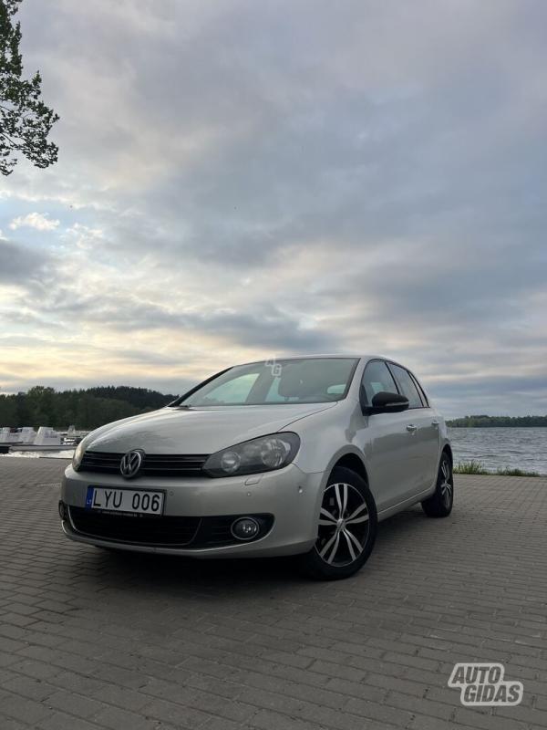 Grey Volkswagen Golf 2011 in Trakai, with an engine capacity of 1.60 L and mileage of 232 thousand km for 4300 €, photo 1 on AUTOMOTO.COM.LV