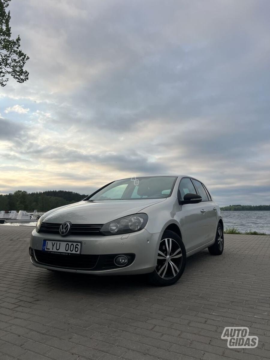 Grey Volkswagen Golf 2011 in Trakai, with an engine capacity of 1.60 L and mileage of 232 thousand km for 4300 €, photo 1 on AUTOMOTO.COM.LV