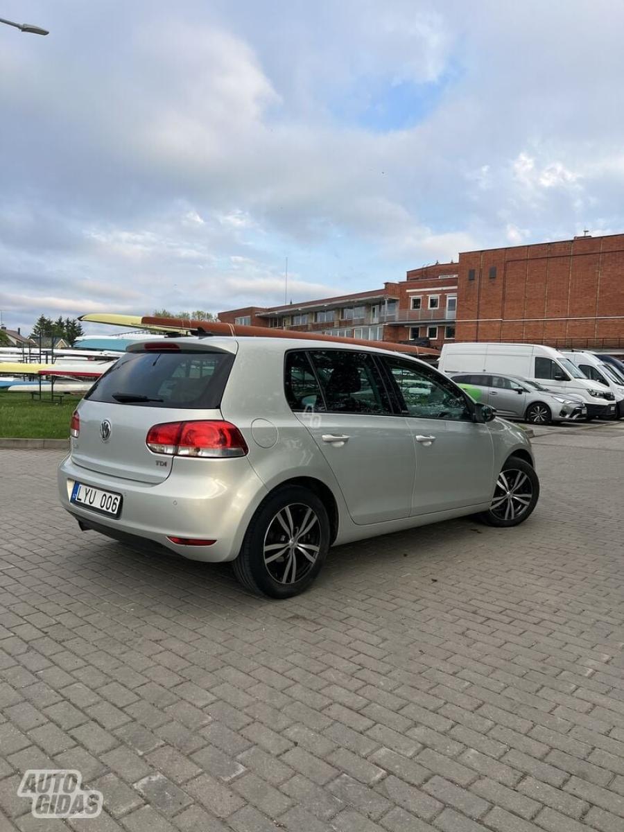 Grey Volkswagen Golf 2011 in Trakai, with an engine capacity of 1.60 L and mileage of 232 thousand km for 4300 €, photo 7 on AUTOMOTO.COM.LV