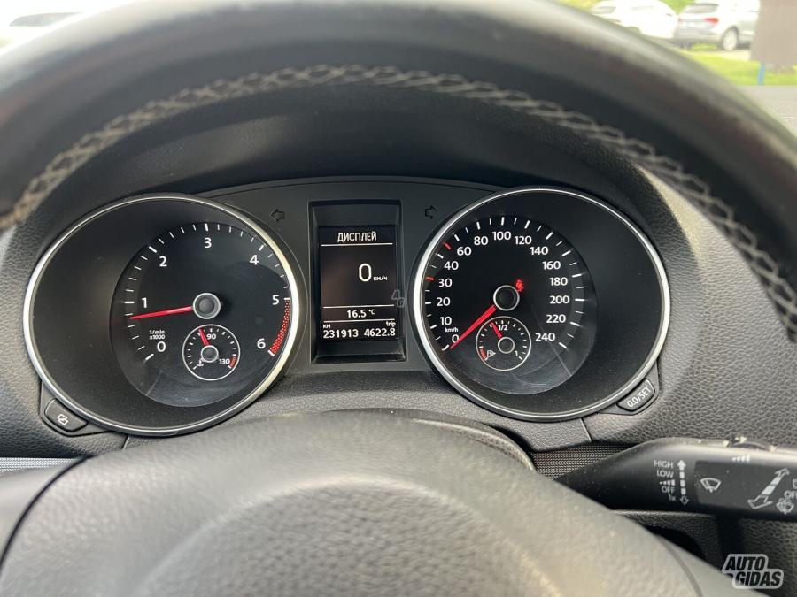 Grey Volkswagen Golf 2011 in Trakai, with an engine capacity of 1.60 L and mileage of 232 thousand km for 4300 €, photo 9 on AUTOMOTO.COM.LV