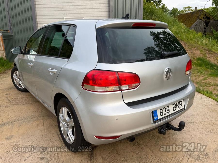 Grey Volkswagen Golf 2011 in Viljandi, with an engine capacity of 1.60 L and mileage of 348 thousand km for 2790 €, photo 3 on AUTOMOTO.COM.LV
