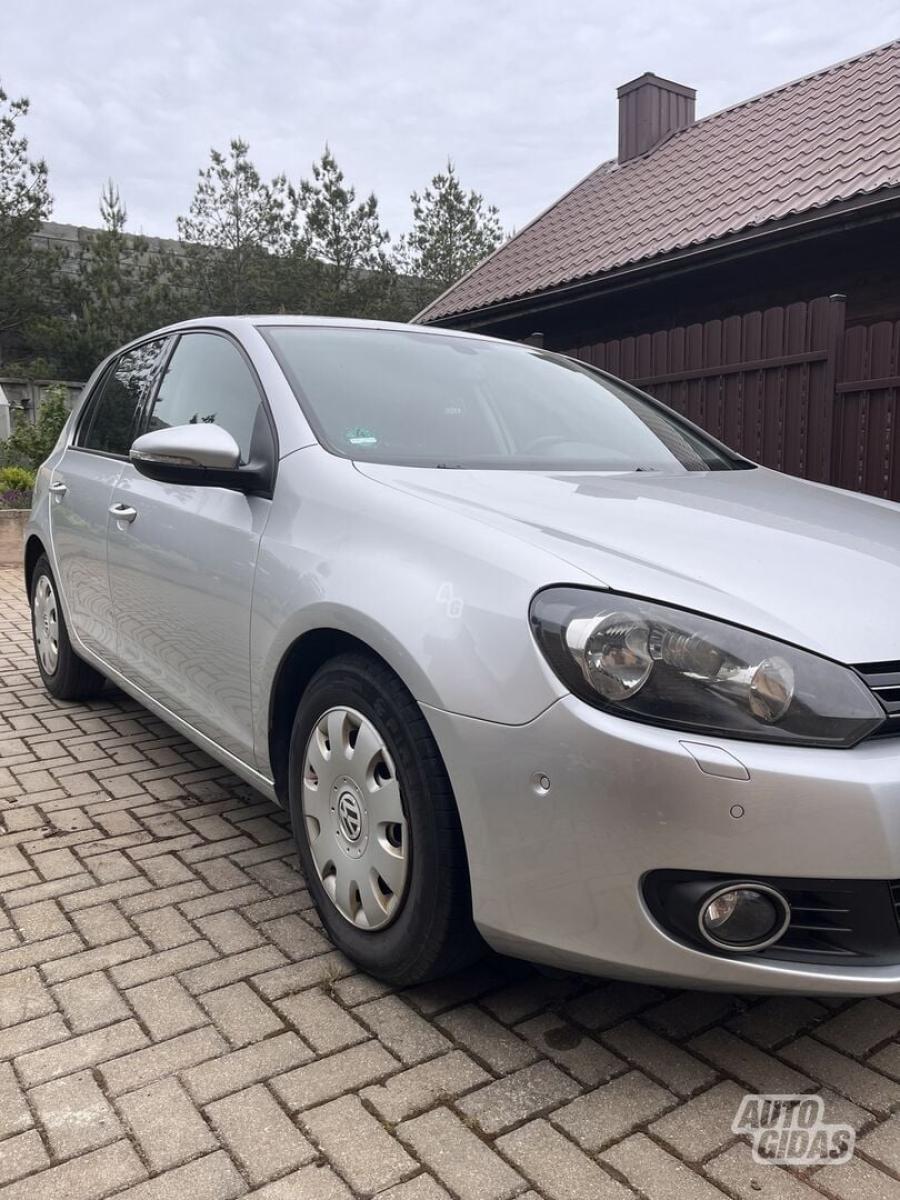 Grey Volkswagen Golf 2011 in Siauliai, with an engine capacity of 1.60 L and mileage of 256 thousand km for 3600 €, photo 5 on AUTOMOTO.COM.LV