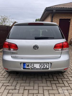 Grey Volkswagen Golf 2011 in Siauliai, with an engine capacity of 1.60 L and mileage of 256 thousand km for 3600 €, photo 7 on AUTOMOTO.COM.LV