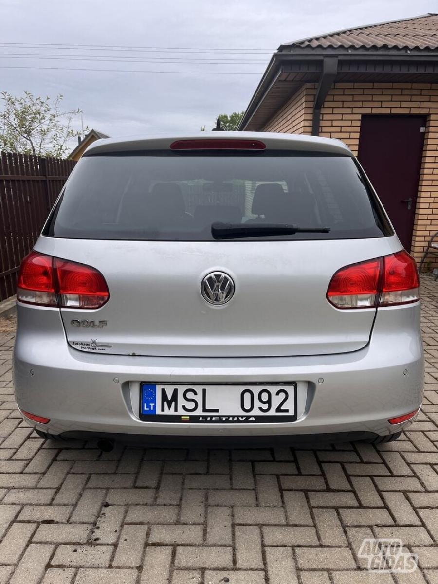 Grey Volkswagen Golf 2011 in Siauliai, with an engine capacity of 1.60 L and mileage of 256 thousand km for 3600 €, photo 7 on AUTOMOTO.COM.LV