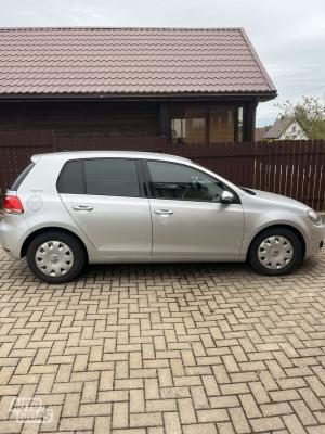 Grey Volkswagen Golf 2011 in Siauliai, with an engine capacity of 1.60 L and mileage of 256 thousand km for 3600 €, photo 8 on AUTOMOTO.COM.LV