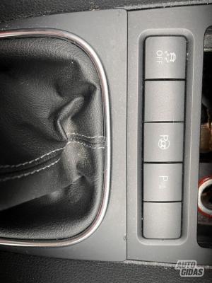 Grey Volkswagen Golf 2011 in Siauliai, with an engine capacity of 1.60 L and mileage of 256 thousand km for 3600 €, photo 12 on AUTOMOTO.COM.LV