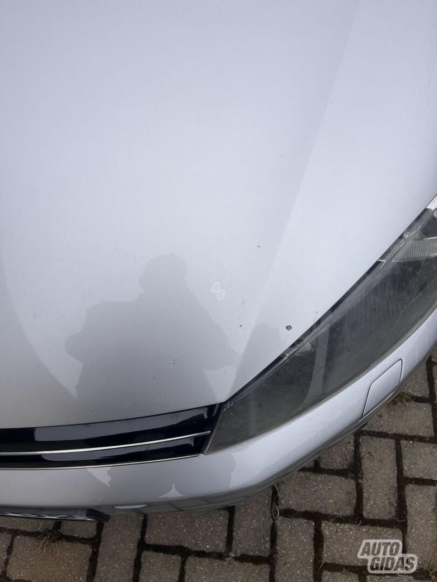 Grey Volkswagen Golf 2011 in Siauliai, with an engine capacity of 1.60 L and mileage of 256 thousand km for 3600 €, photo 16 on AUTOMOTO.COM.LV