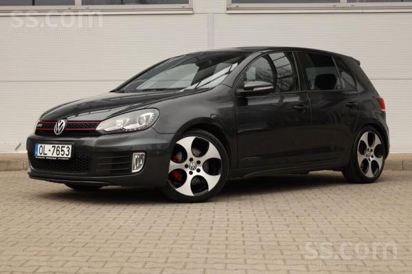Pelēks Volkswagen Golf 2011 Rīga, ar dzinēja tilpumu 2.00 L un nobraukumu 0 tūkst. km par 7995 €, foto 1 vietnē AUTOMOTO.COM.LV