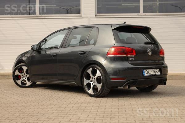 Pelēks Volkswagen Golf 2011 Rīga, ar dzinēja tilpumu 2.00 L un nobraukumu 0 tūkst. km par 7995 €, foto 5 vietnē AUTOMOTO.COM.LV