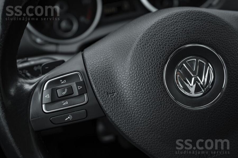 Grey Volkswagen Golf 2011 in Riga, with an engine capacity of 1.60 L and mileage of 0 thousand km for 5500 €, photo 16 on AUTOMOTO.COM.LV