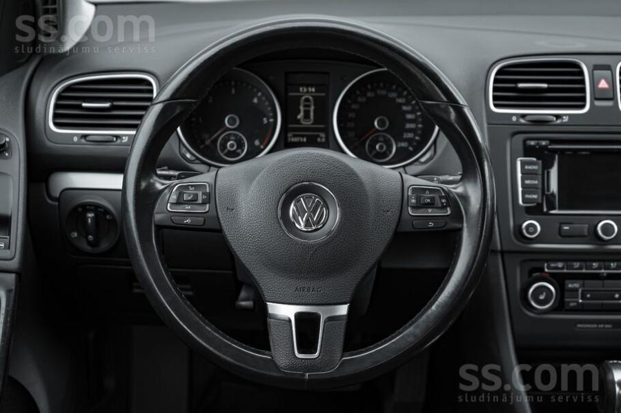 Grey Volkswagen Golf 2011 in Riga, with an engine capacity of 1.60 L and mileage of 0 thousand km for 5500 €, photo 17 on AUTOMOTO.COM.LV