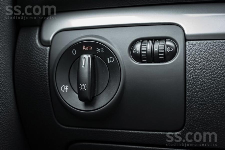 Grey Volkswagen Golf 2011 in Riga, with an engine capacity of 1.60 L and mileage of 0 thousand km for 5500 €, photo 26 on AUTOMOTO.COM.LV