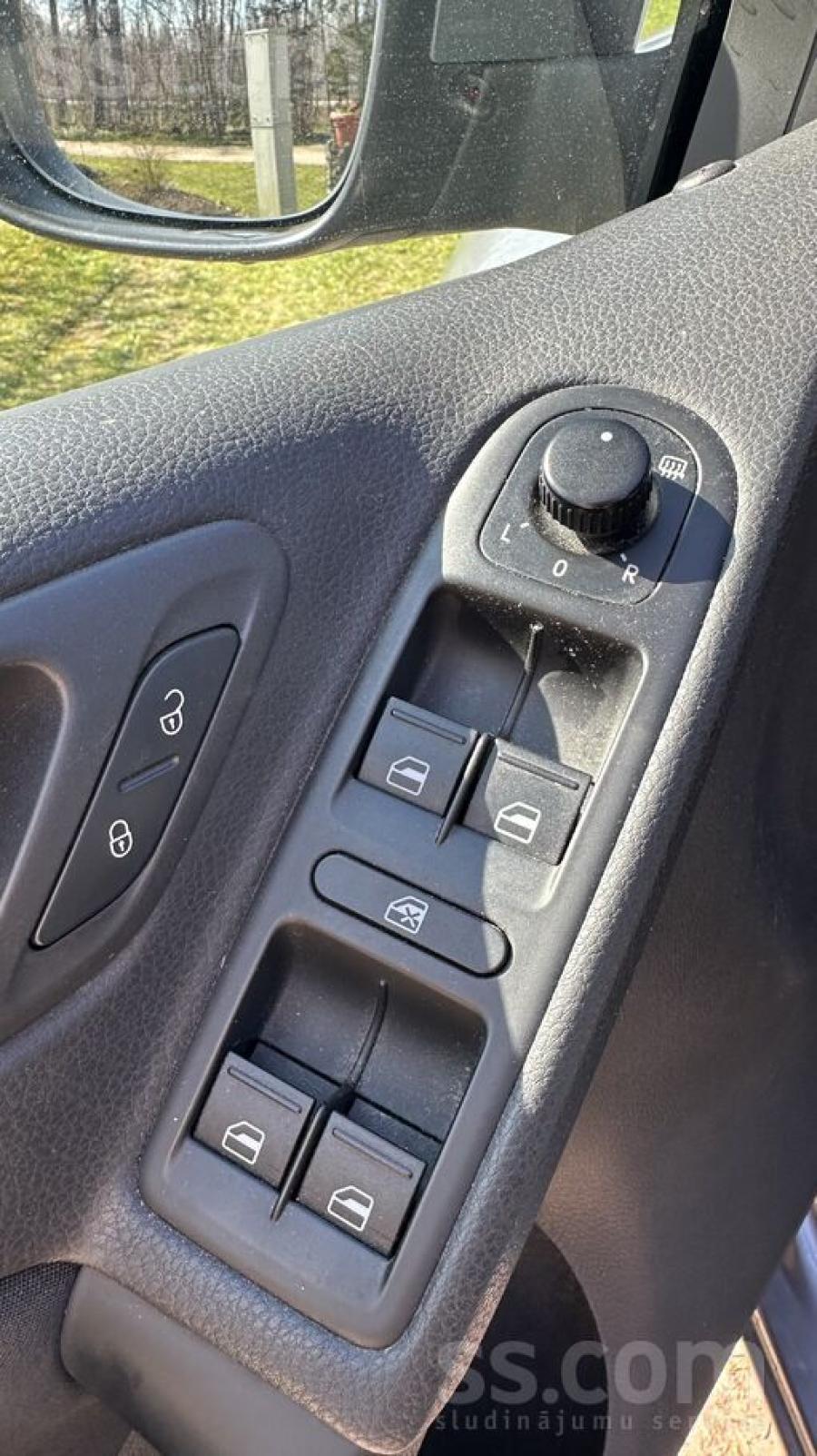 Pelēks Volkswagen Golf 2011 Tukums, ar dzinēja tilpumu 1.60 L un nobraukumu 278 tūkst. km par 4600 €, foto 13 vietnē AUTOMOTO.COM.LV