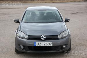 Grey Volkswagen Golf 2011 in Riga, with an engine capacity of 1.60 L and mileage of 301 thousand km for 2900 €, photo 4 on AUTOMOTO.COM.LV